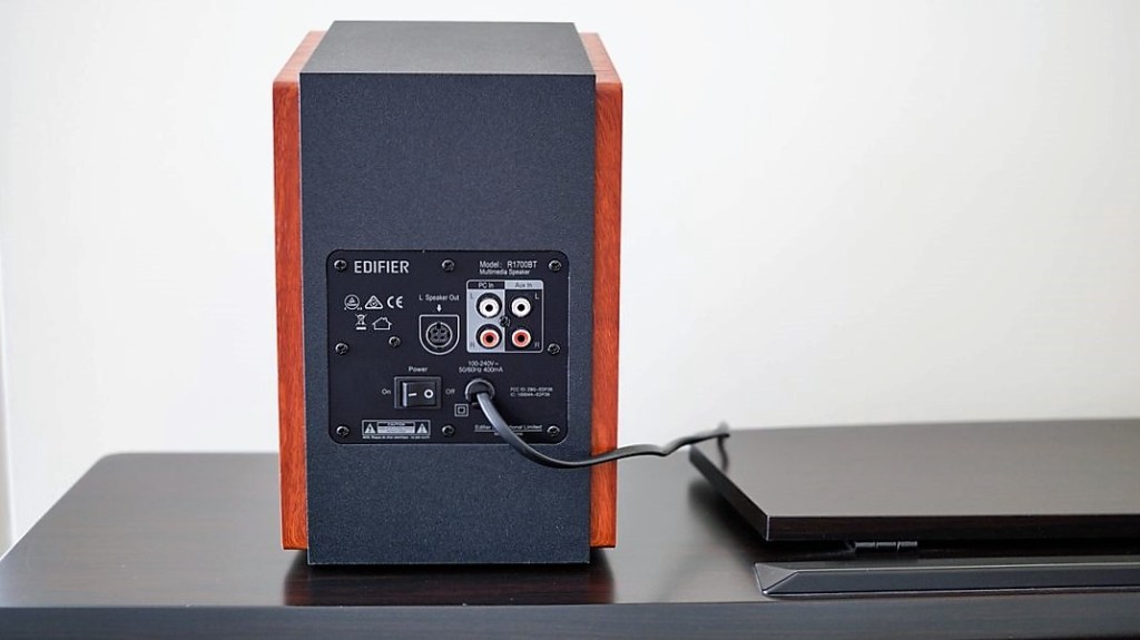 Edifier R1700BT Review – A Thing of Beauty – Everyday Listening