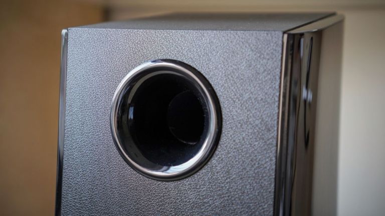 Edifier R2000DB Review – Back in Black – Everyday Listening