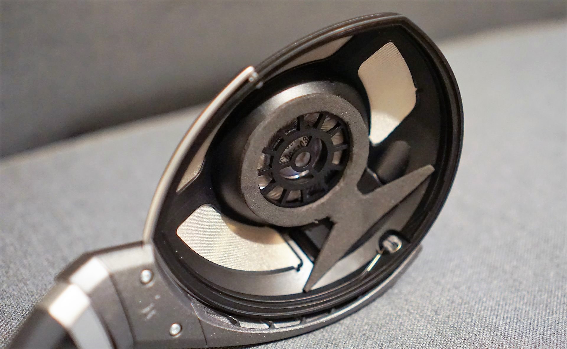 Sennheiser HD700 Anaxilus Mod – Fix Your Treble Woes with this Simple ...